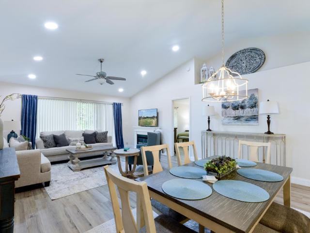 2 bedroom luxury Townhouse for rent in Palm Beach Gardens, Florida