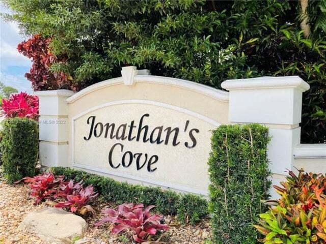 2 bedroom luxury Townhouse for rent in West Palm Beach, United States