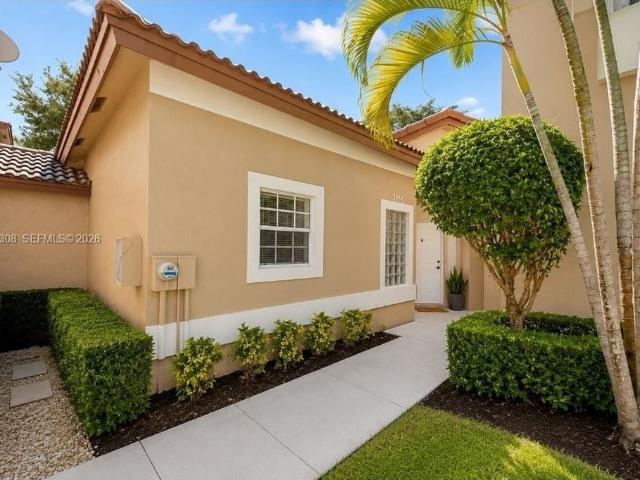 2 bedroom luxury Townhouse for rent in Weston, United States