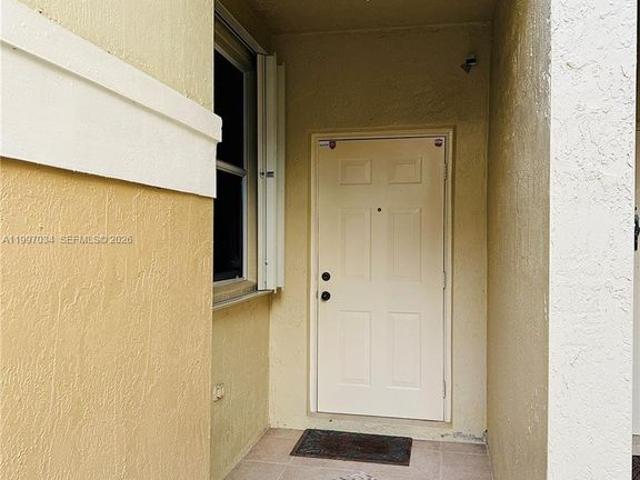 2 bedroom luxury Townhouse for rent in Weston, United States