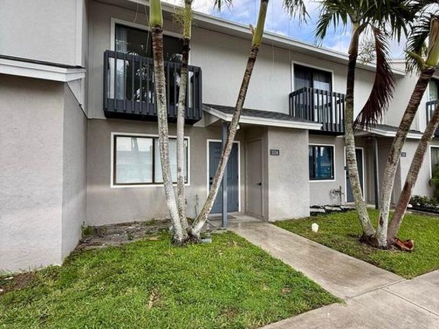 2 bedroom luxury Townhouse for rent in Aventura, United States