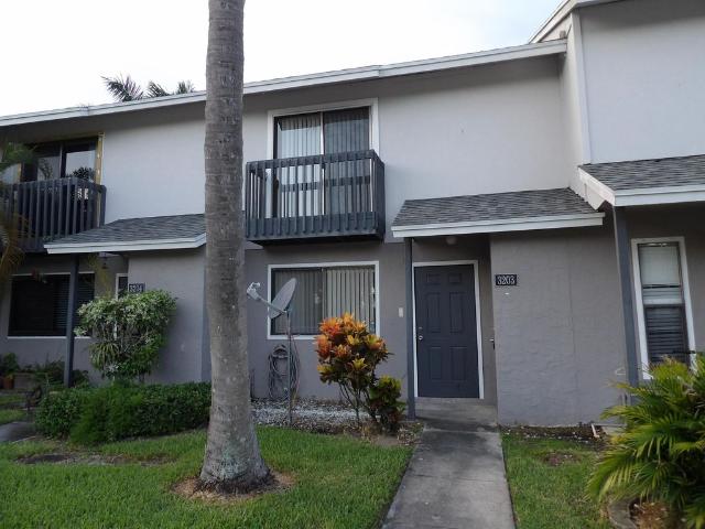 2 bedroom luxury Townhouse for rent in Aventura, United States