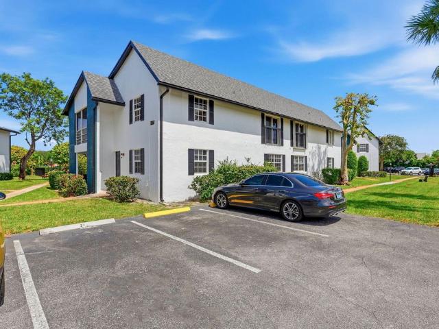 2 bedroom luxury Townhouse for rent in Aventura, United States
