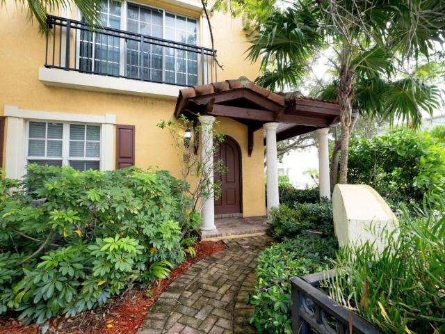 2 bedroom luxury Townhouse for rent in Aventura, Florida