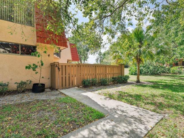 2 bedroom luxury Townhouse for rent in Boca Raton, Florida