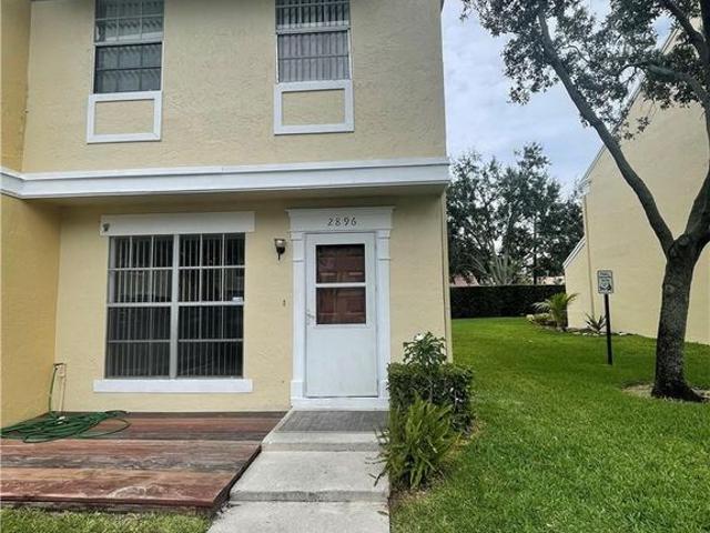 2 bedroom luxury Townhouse for rent in Cooper City, United States