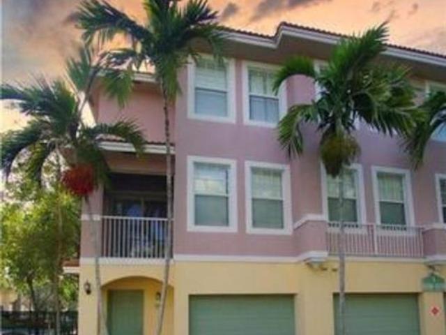 2 bedroom luxury Townhouse for rent in Coral Springs, Florida