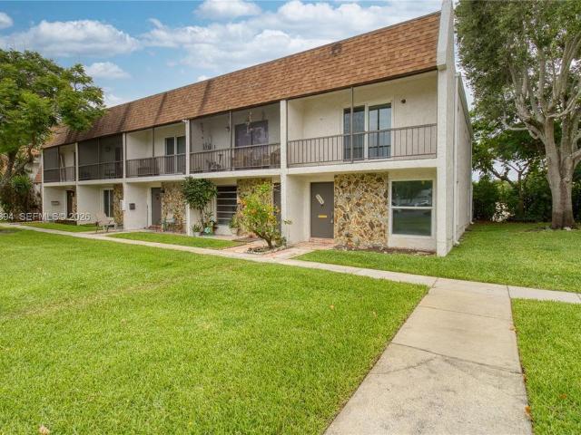 2 bedroom luxury Townhouse for rent in Dania Beach, Florida