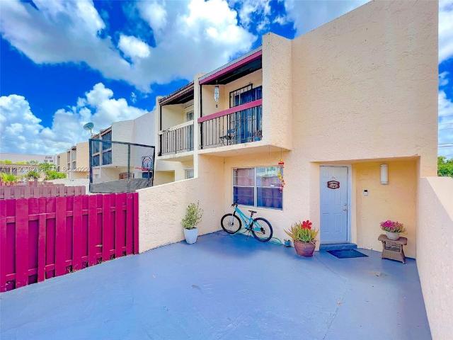 2 bedroom luxury Townhouse for rent in Davie, Florida