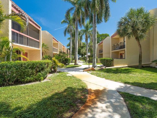 2 bedroom luxury Townhouse for rent in Deerfield Beach, United States