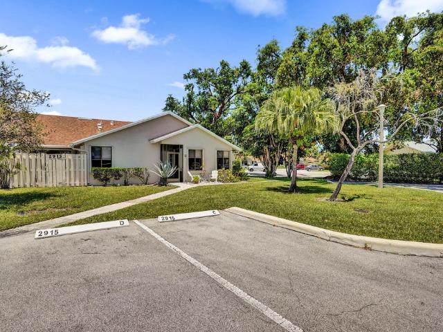 2 bedroom luxury Townhouse for rent in Delray Beach, Florida