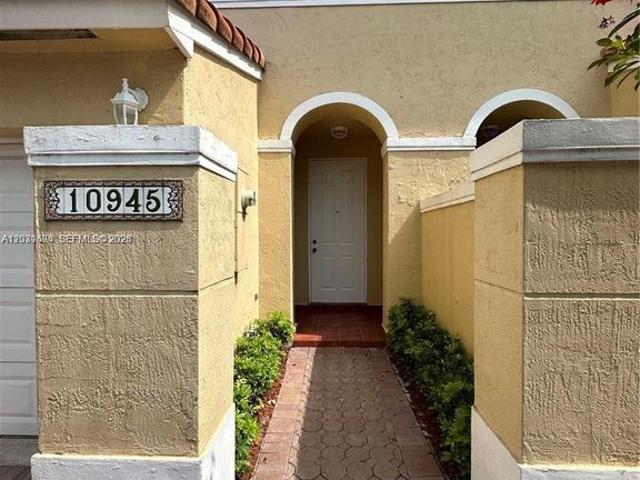 2 bedroom luxury Townhouse for rent in Doral, Florida