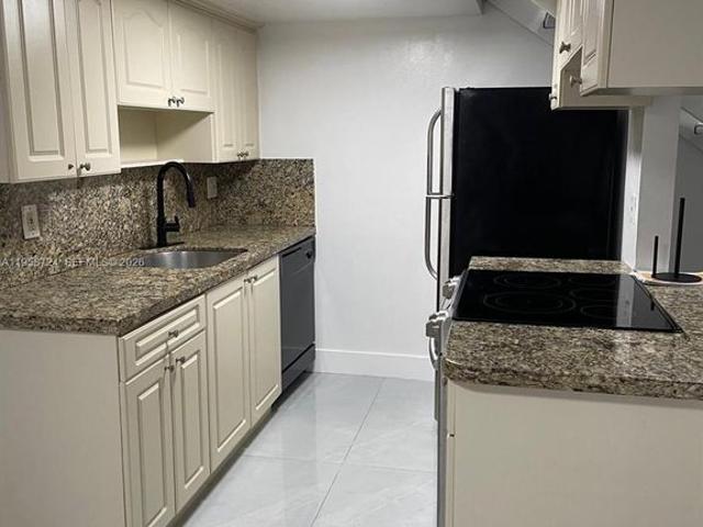 2 bedroom luxury Townhouse for rent in Fort Lauderdale, Florida