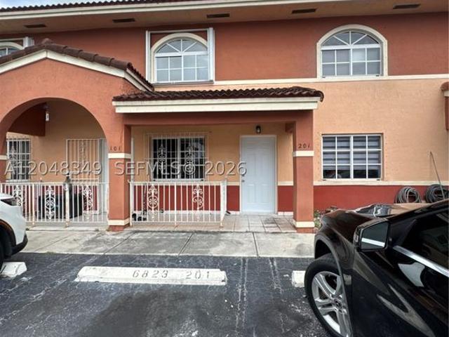 2 bedroom luxury Townhouse for rent in Hialeah, Florida