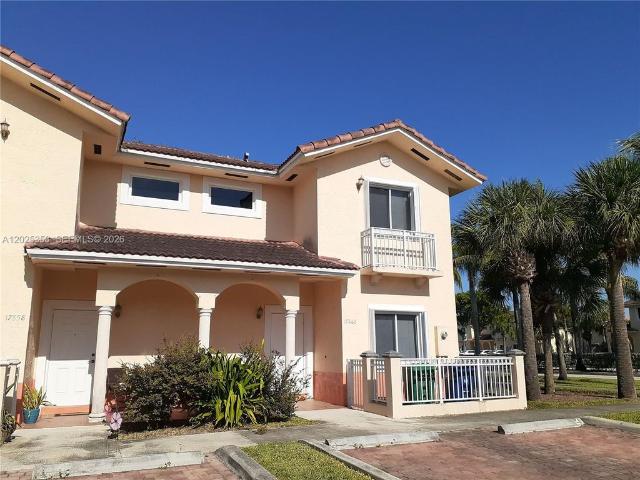 2 bedroom luxury Townhouse for rent in Hialeah, Florida