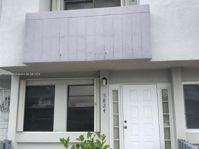 2 bedroom luxury Townhouse for rent in Hialeah, Florida