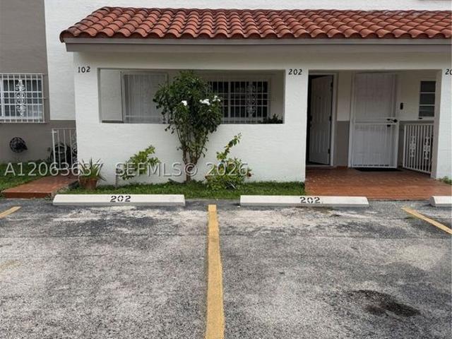 2 bedroom luxury Townhouse for rent in Hialeah, Florida
