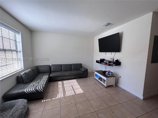 2 bedroom luxury Townhouse for rent in Hialeah, United States