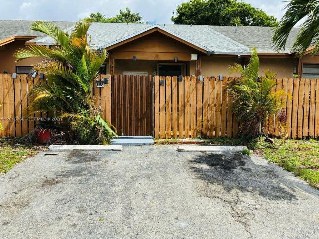 2 bedroom luxury Townhouse for rent in Hialeah, United States