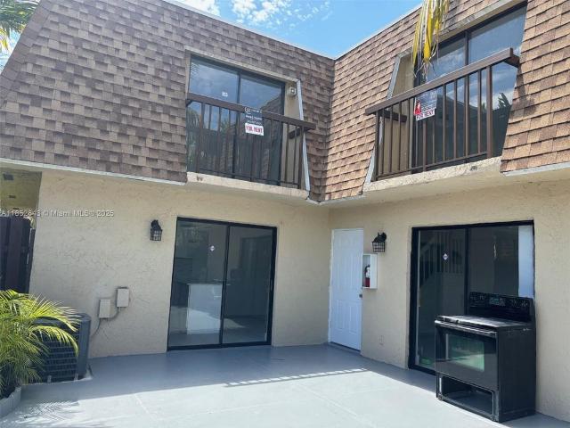 2 bedroom luxury Townhouse for rent in Hialeah, United States