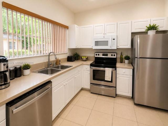 2 bedroom luxury Townhouse for rent in Hollywood, Florida