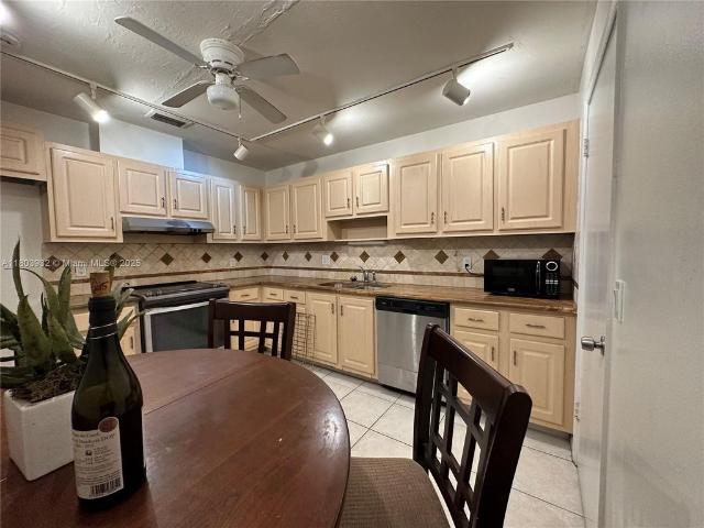 2 bedroom luxury Townhouse for rent in Hypoluxo, United States