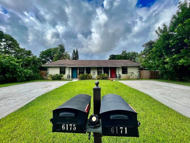 2 bedroom luxury Townhouse for rent in Jupiter, Florida