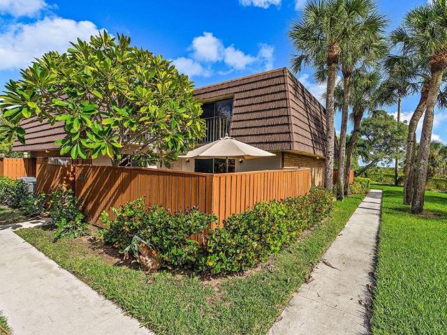2 bedroom luxury Townhouse for rent in Jupiter, United States