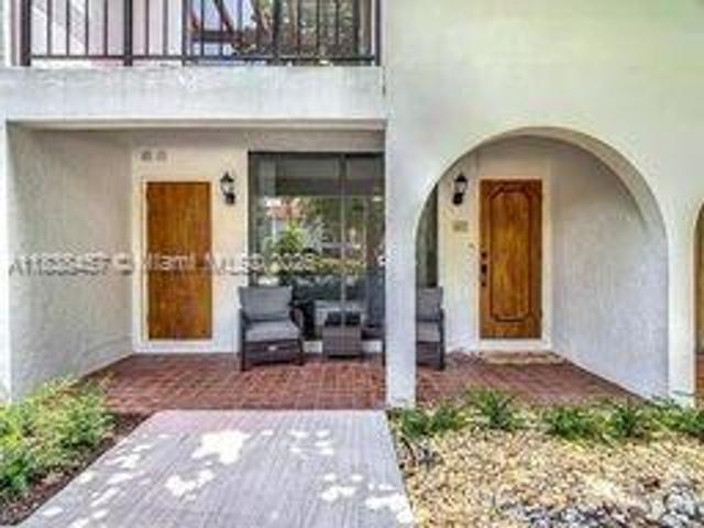 2 bedroom luxury Townhouse for rent in Key Biscayne, Florida