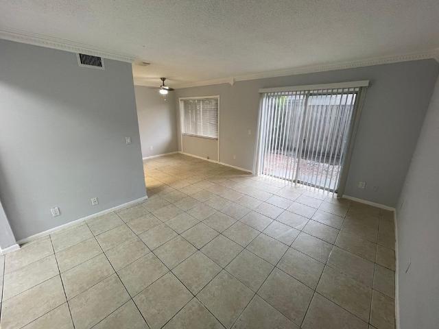 2 bedroom luxury Townhouse for rent in Lauderhill, Florida