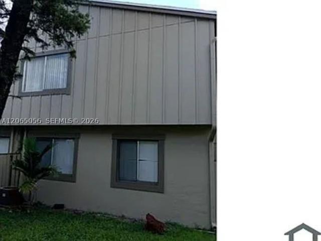 2 bedroom luxury Townhouse for rent in Lauderhill, Florida