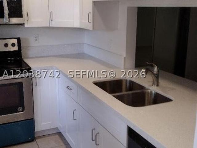2 bedroom luxury Townhouse for rent in Miami, Florida