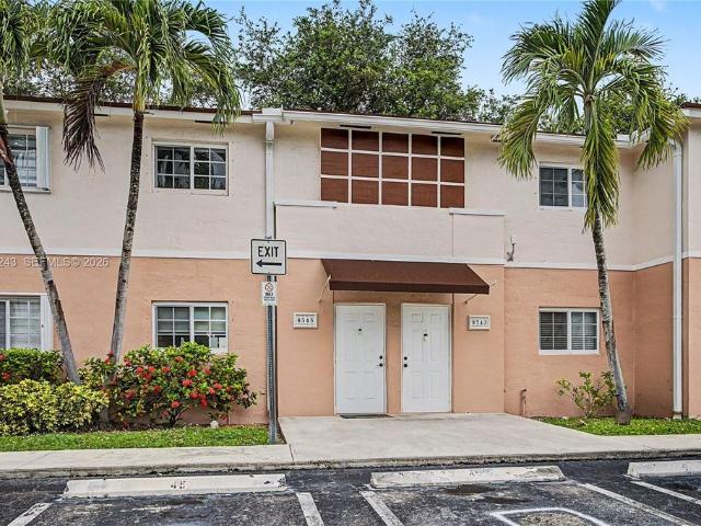 2 bedroom luxury Townhouse for rent in Miami, Florida