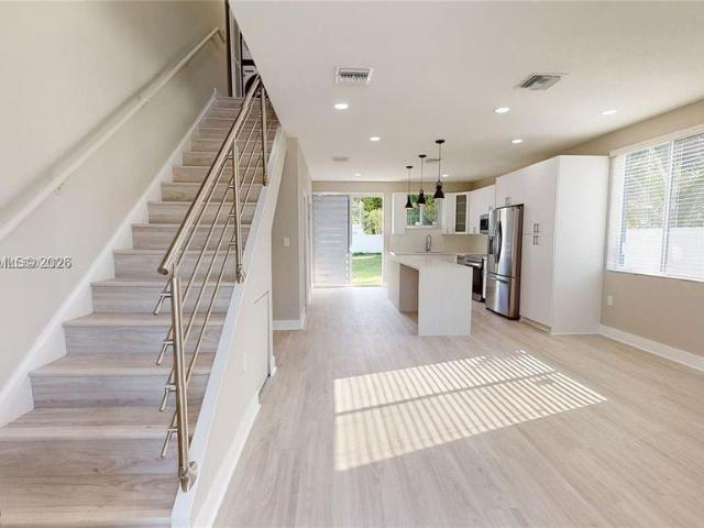2 bedroom luxury Townhouse for rent in Miami, Florida