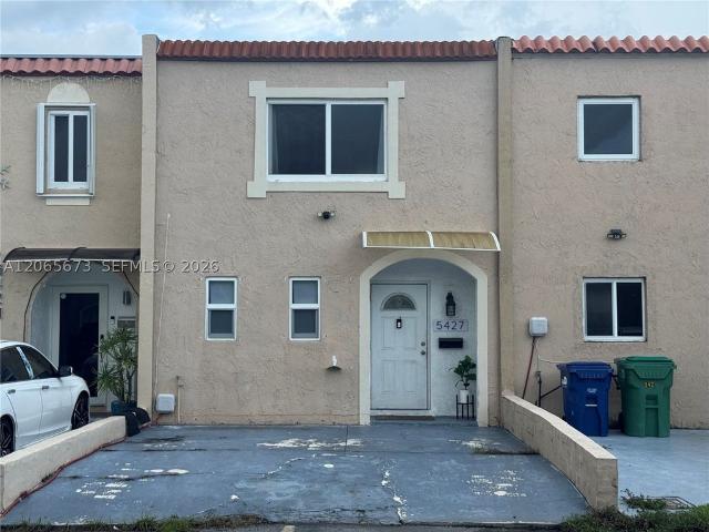 2 bedroom luxury Townhouse for rent in Miami Gardens, Florida