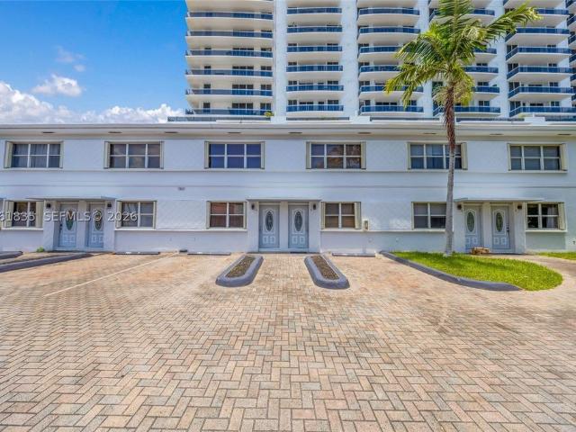 2 bedroom luxury Townhouse for rent in North Bay Village, United States