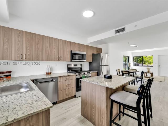 2 bedroom luxury Townhouse for rent in North Miami Beach, United States