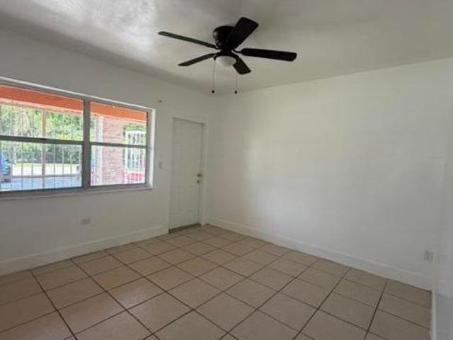2 bedroom luxury Townhouse for rent in North Miami, Florida