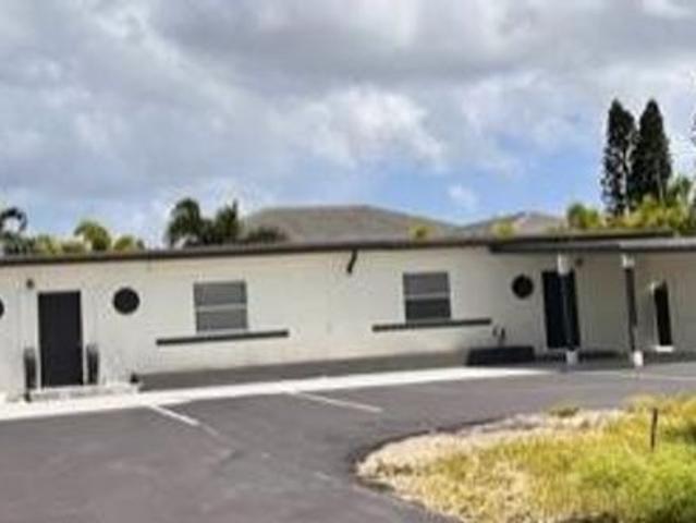 2 bedroom luxury Townhouse for rent in Palm Springs, Florida