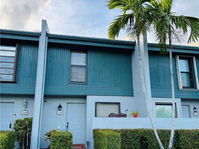 2 bedroom luxury Townhouse for rent in Pembroke Pines, United States