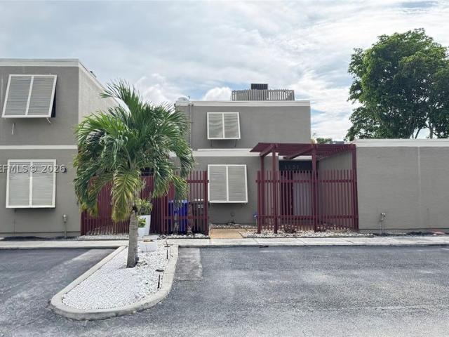 2 bedroom luxury Townhouse for rent in Pembroke Pines, Florida