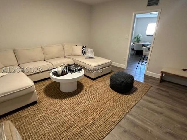2 bedroom luxury Townhouse for rent in Pinecrest, Florida