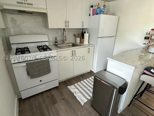 2 bedroom luxury Townhouse for rent in Pinecrest, Florida