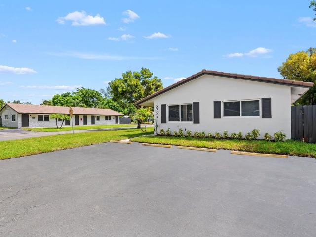 2 bedroom luxury Townhouse for rent in Pompano Beach, Florida