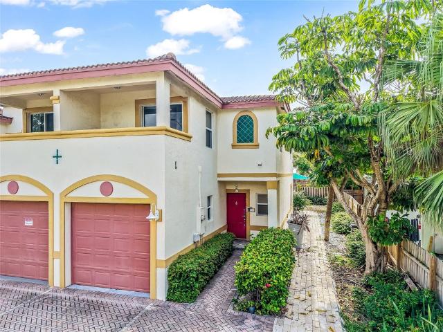 2 bedroom luxury Townhouse for rent in Pompano Beach, Florida