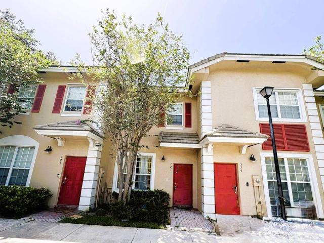 2 bedroom luxury Townhouse for rent in Plantation, United States