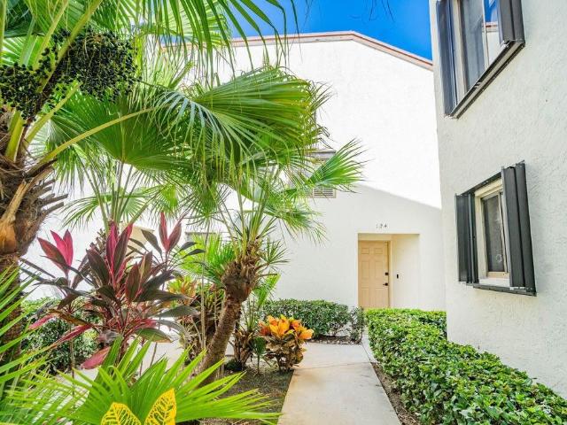 2 bedroom luxury Townhouse for rent in Stuart, Florida