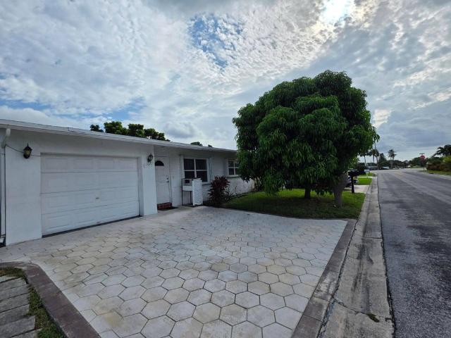 2 bedroom luxury Villa for rent in Margate, United States
