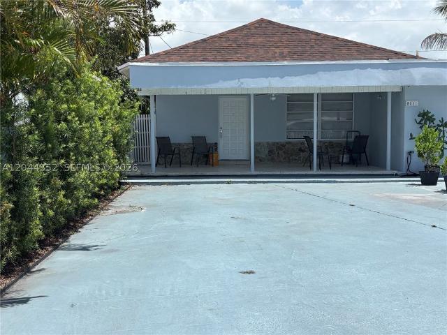2 bedroom luxury Villa for rent in Miami, Florida