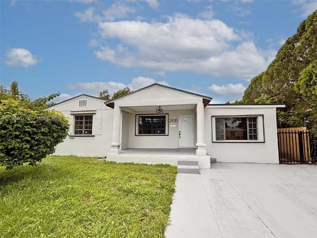 2 bedroom luxury Villa for rent in Miami Heights Trailer Park, Florida